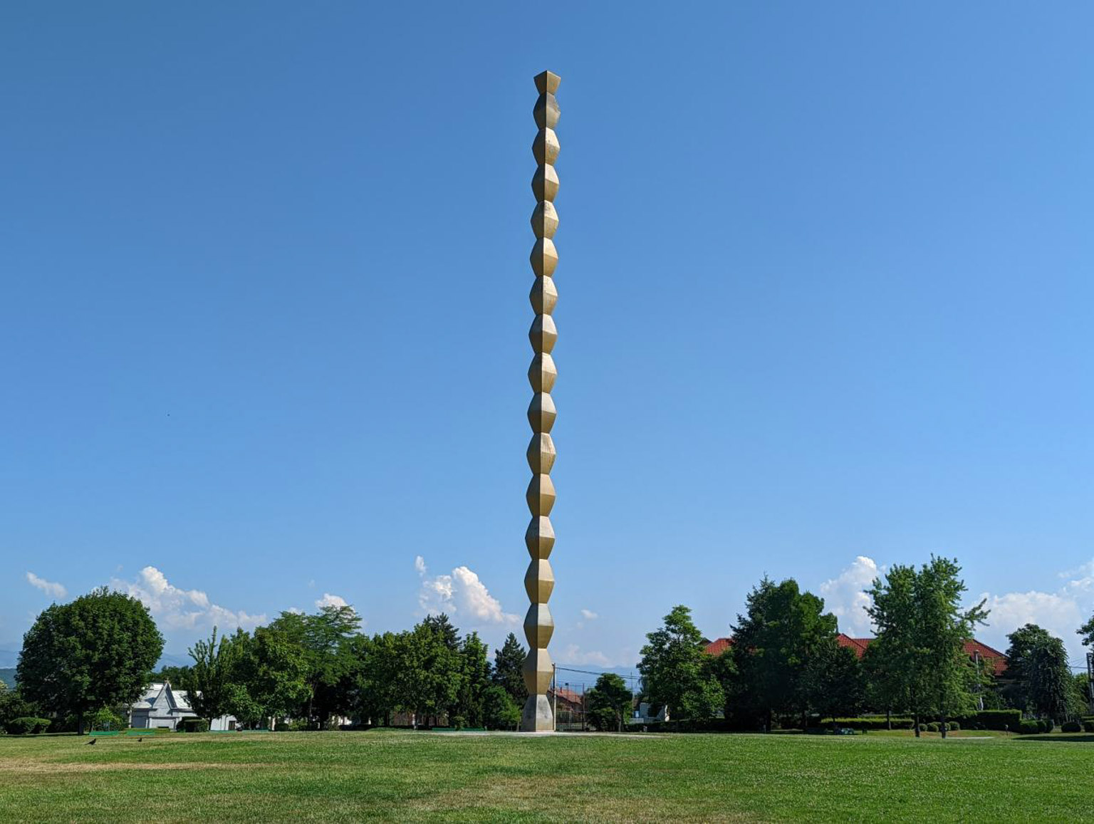 Coloana fără sfârșit, Monument de artă in Târgu Jiu, Gorj::Virtual ...